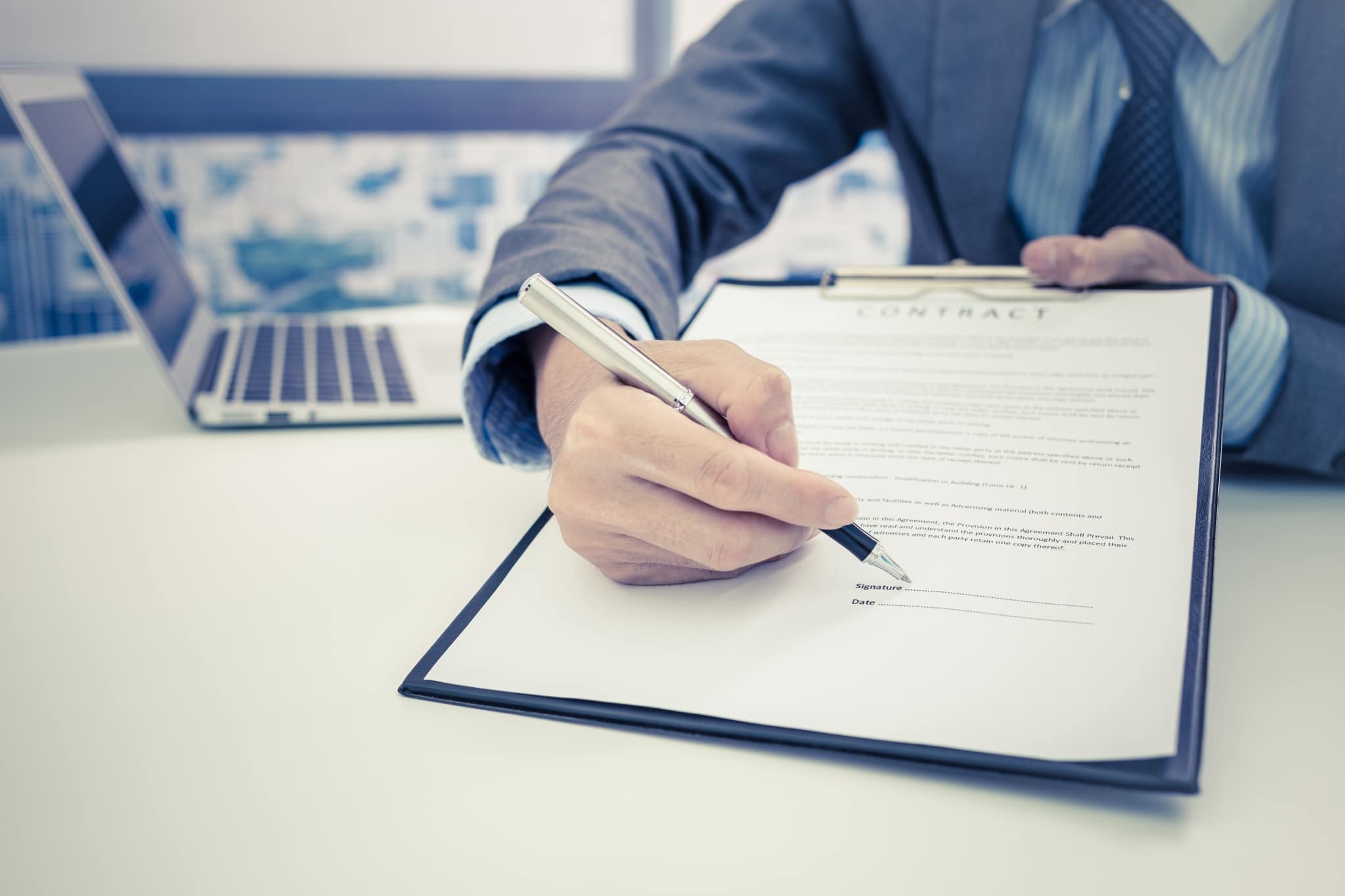 Qué hace legalmente vinculante a un contrato